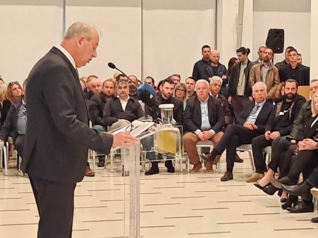 Από που πληρώνεται ο Χαζαρίδης και ποιος βάζει βενζίνη στο υπηρεσιακό ...